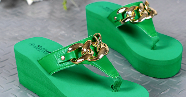 Buy Pink Platform Flip-Flops with Gold Chain Design Online in Pakistan